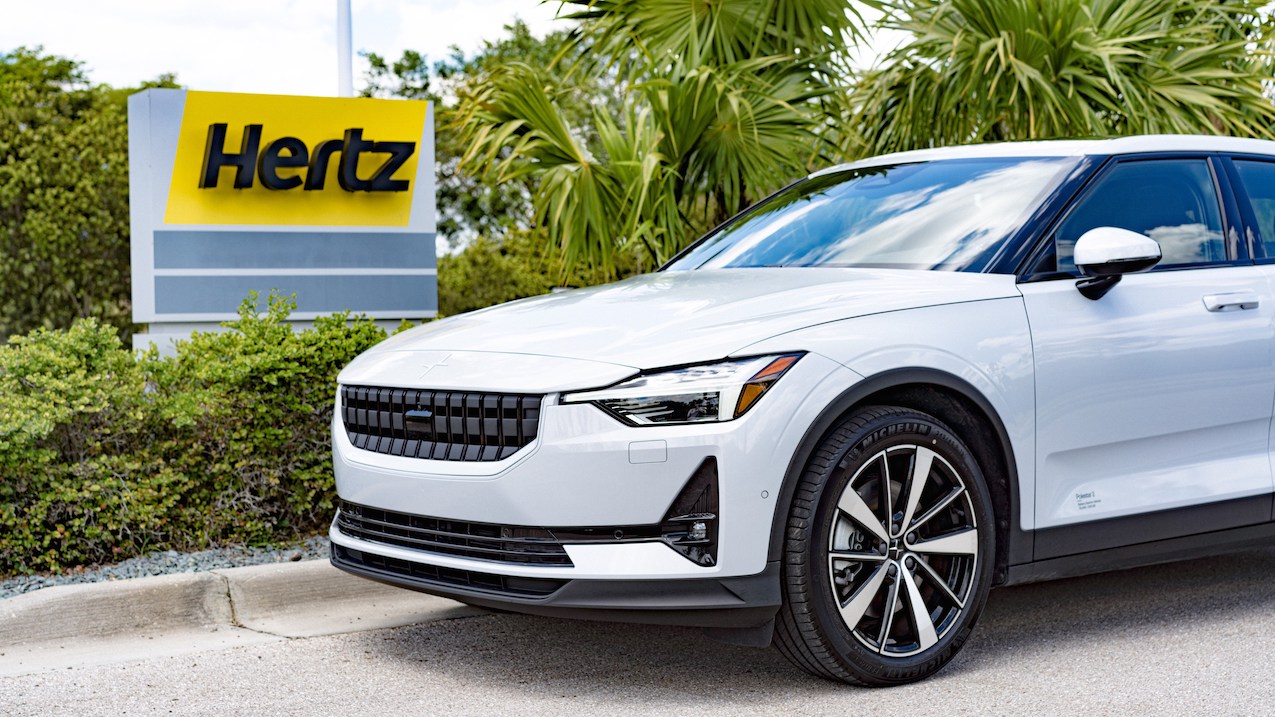 Il noleggio elettrico di Hertz va incontro ai viaggiatori d'affari